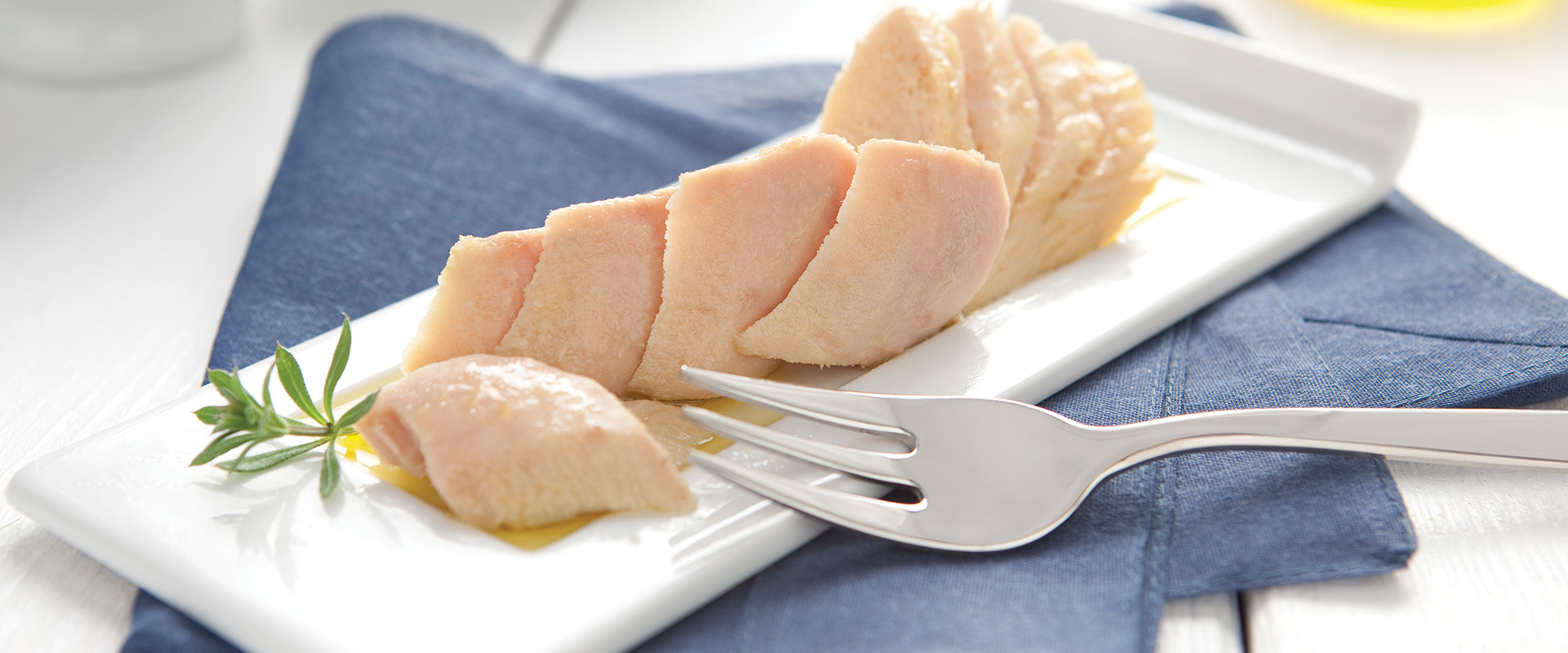 Types of Tuna: Calories and Nutritional Values - Carli